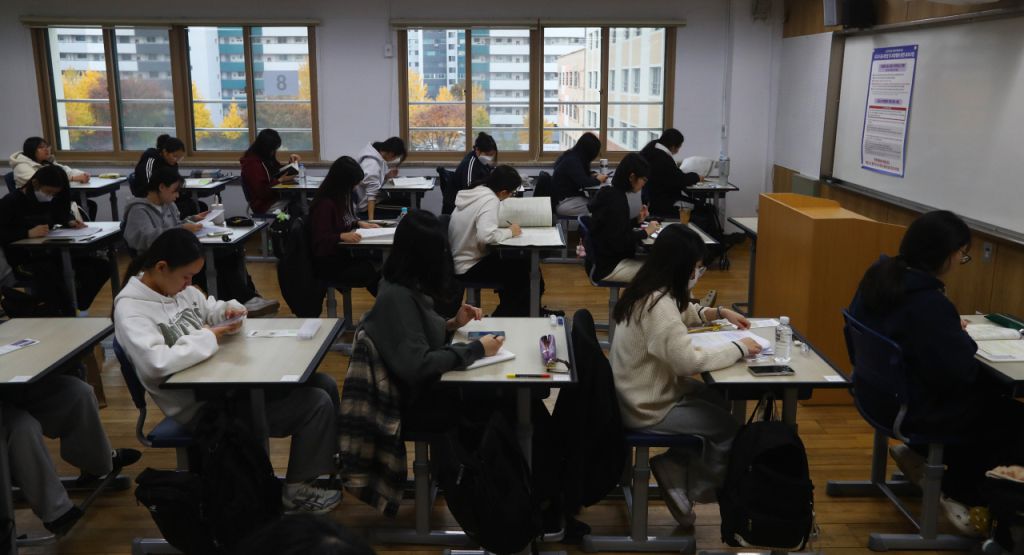 올해 수능 11월 13일…'킬러 문항' 없이 EBS 50% 연계 유지 : zum 뉴스