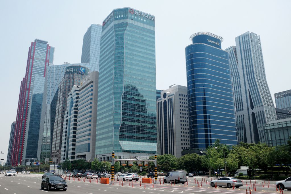 IPO 시장서 소외된 중소형사… 대형사 독주에 실적 '초라' : ZUM 뉴스