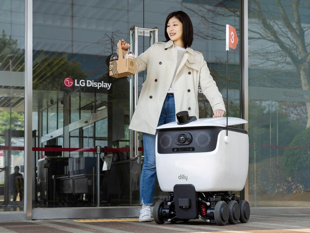LGD, 국내 산업단지 최초 '로봇 배달 서비스' 도입 : ZUM 뉴스