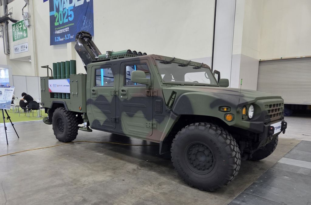 [MADEX 2025] SNT다이내믹스, 해병대용 자주박격포·무인수상정 RCWS 공개 : zum 뉴스