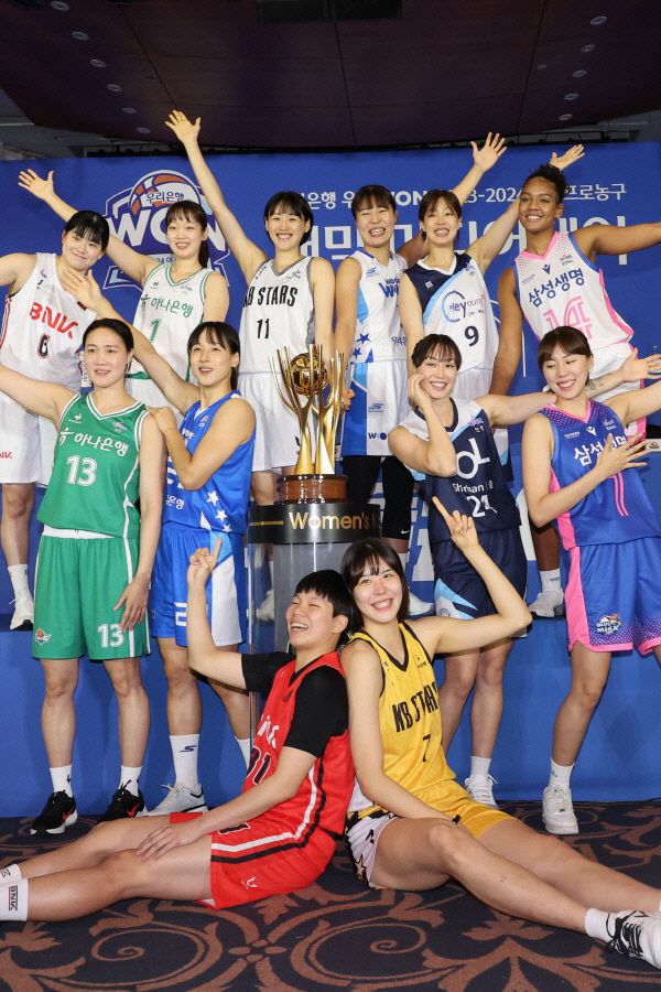‘박지수 vs 김단비’ 신구 MVP 자존심 대결, WKBL 수놓는다 : zum 뉴스