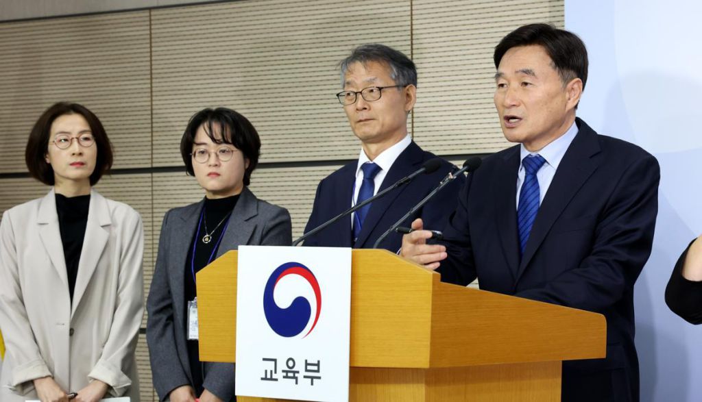 평가원 “올해 수능도 킬러 문항 배제…EBS 그림-도표 적극 활용” : zum 뉴스