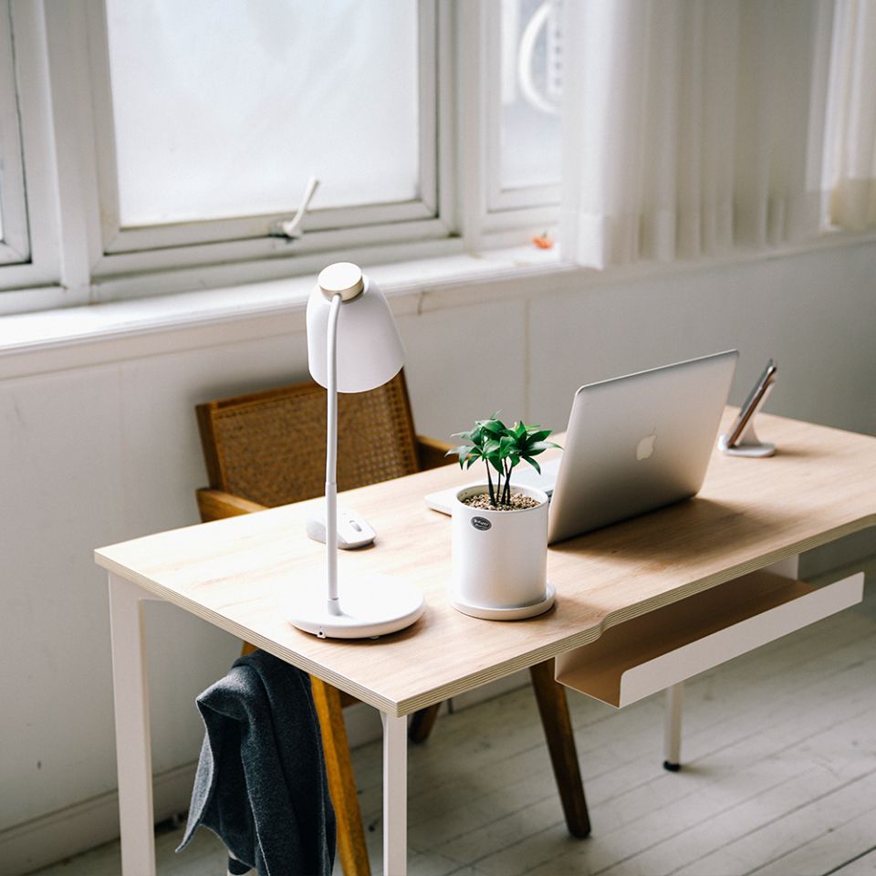 업무가 술술 풀린다! 재택근무에 적합한 컴퓨터 책상 BEST 5 : zum 뉴스