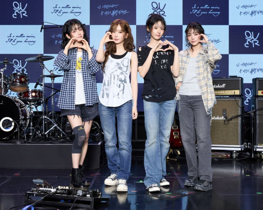 QWER '난네온불', 데뷔 초부터 준비했다…"모든 피지컬 앨범 이름으로 완성된 이름" : ZUM 뉴스