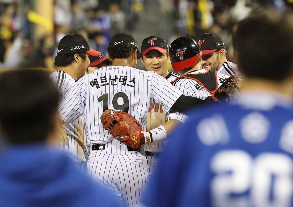 [속보] '삼성 vs LG' KBO 플레이오프 4차전 우천취소 : ZUM 뉴스