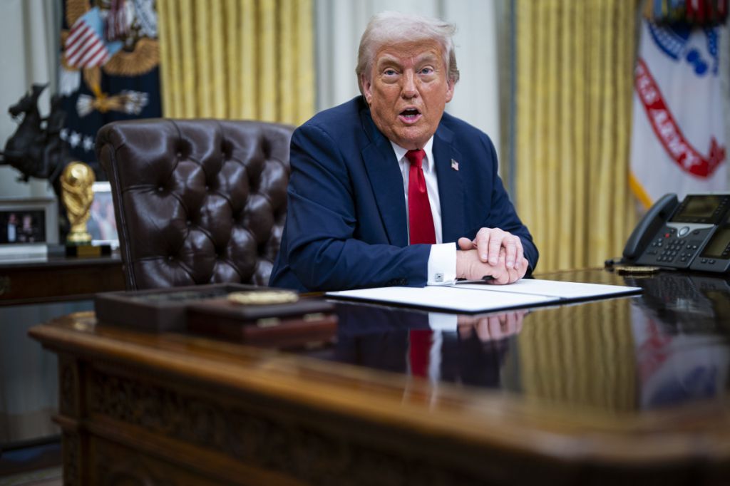 “트럼프 관세에 세계 GDP 1100조원 증발 우려…미국 가장 큰 타격” : zum 뉴스