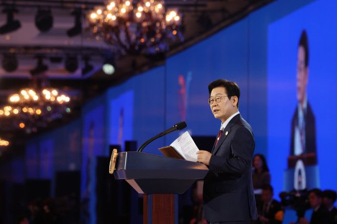 李대통령, APEC 두번째 세션서 AI 협력 비전 토의…'경주선언' 채택예정 [경주 APEC] : zum 뉴스
