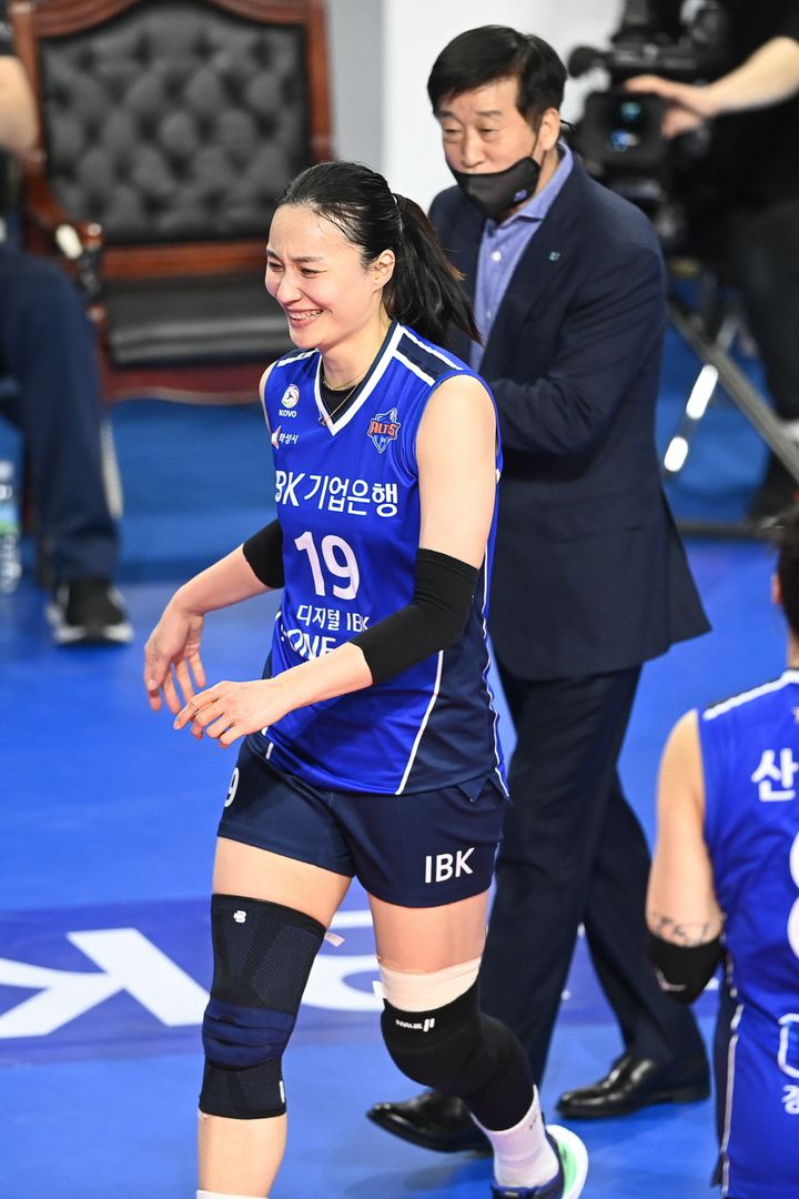 현대건설 5연패 수렁…IBK, 2년 만에 현대건설 격파 : zum 뉴스