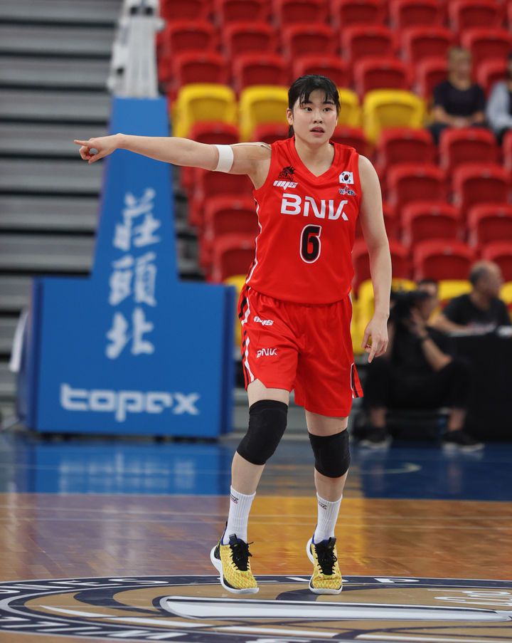 '12명 전원 득점' BNK, 이란 국가대표에 43점차 대승 : zum 뉴스