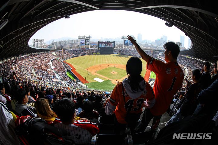 2025 KBO리그 개막 D-1…개막전부터 매진 행렬 이어질까 : zum 뉴스