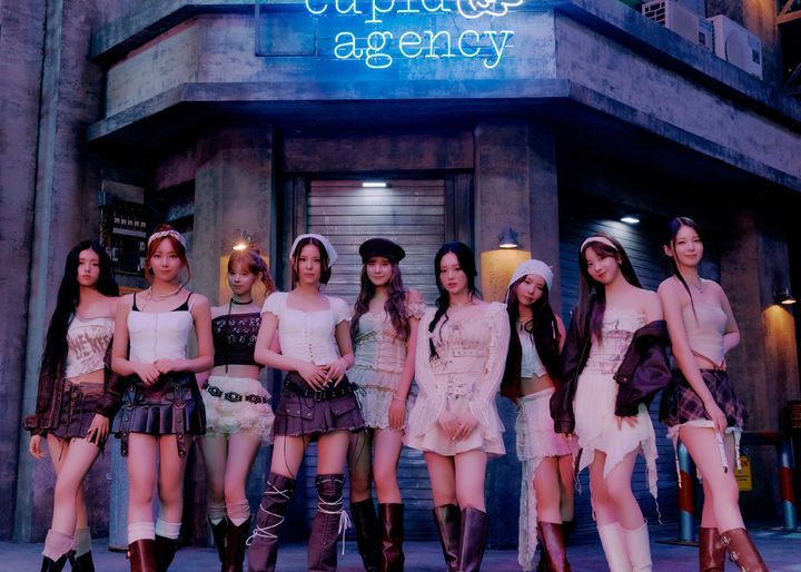 JYP 걸그룹 니쥬, 끈끈한 '운명의 붉은 실'…오늘 韓 싱글 2집 '러브 라인' : zum 뉴스