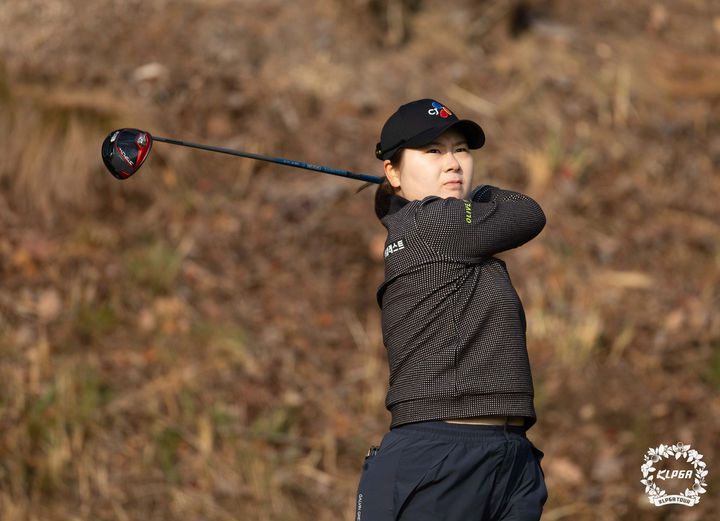 홍정민, KLPGA 투어 두산건설 챔피언십 3R 단독 선두 : ZUM 뉴스