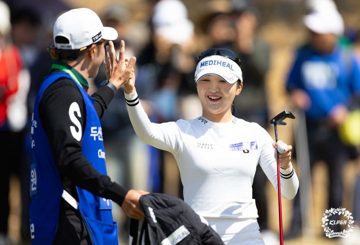 '7.8m 이글' 이예원, KLPGA 투어 국내 개막전서 역전 우승 : ZUM 뉴스