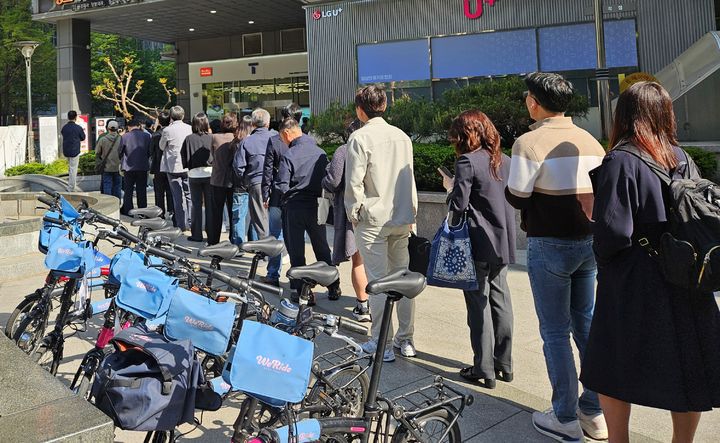 "이번주 해외 출장 가야 하는데 어쩌지"…난감한 SKT 고객들 : zum 뉴스