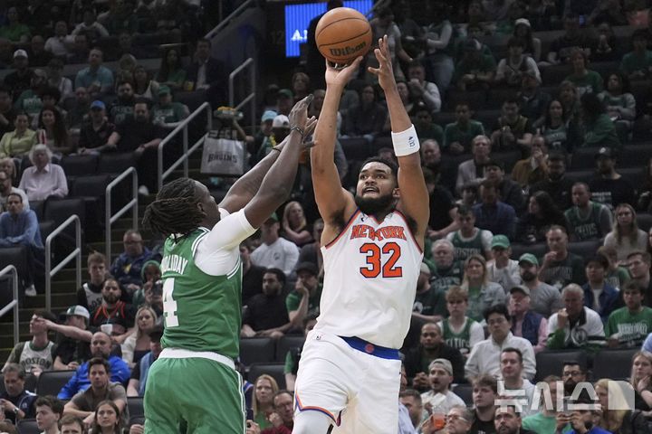'디펜딩 챔피언' 보스턴, 뉴욕에 NBA PO 2라운드 2연패 : ZUM 뉴스