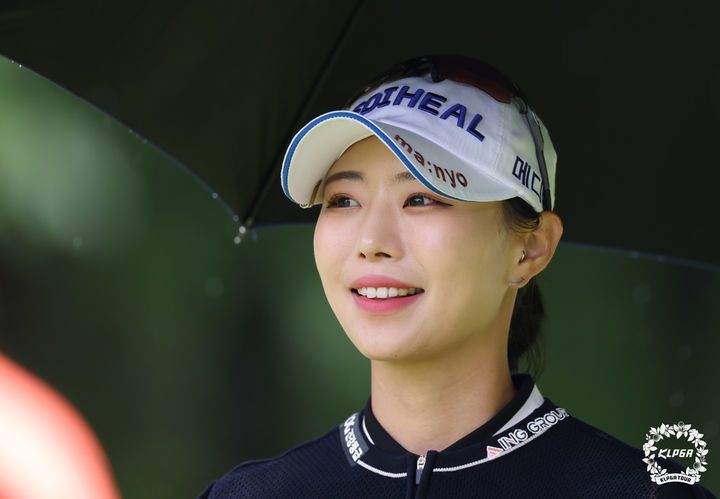 이채은, KLPGA 투어 E1 채리티 2R 선두…이예원 컷 탈락 : zum 뉴스