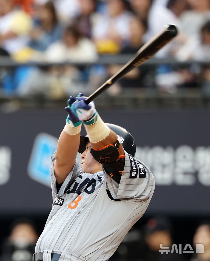 '노시환 결승타·쐐기포' 한화, LG 꺾고 33일만에 선두 탈환…SSG 3연패 탈출(종합) : zum 뉴스