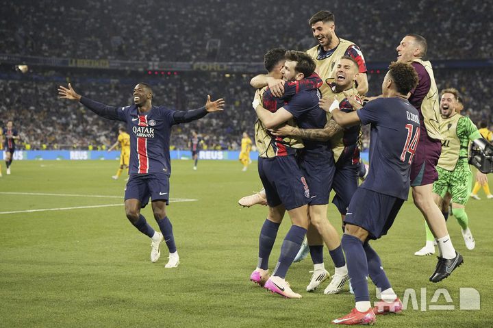 '이강인 벤치' PSG, 첫 UCL 우승…인터밀란 5-0 꺾고 트레블 : ZUM 뉴스