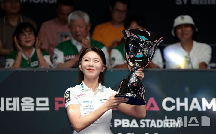 '당구여제' 김가영, '캄보디아 특급' 스롱 꺾고 LPBA 통산 16승(종합) : zum 뉴스
