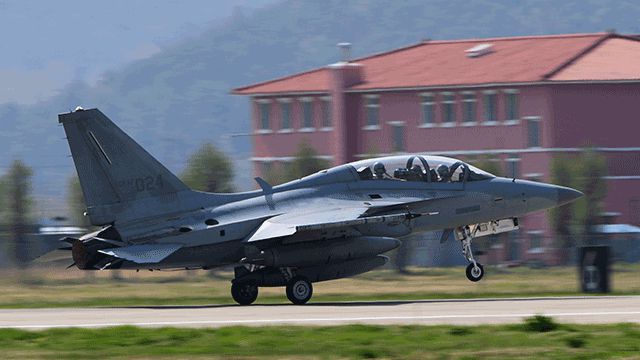 필리핀에 FA-50 12대 추가 수출 계약 체결…1조원 규모 : ZUM 뉴스