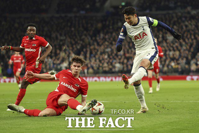 '손흥민 12호 도움' 토트넘, 극적 UEL 8강 진출...獨 프랑크푸르트와 4강 '다툼' : zum 뉴스