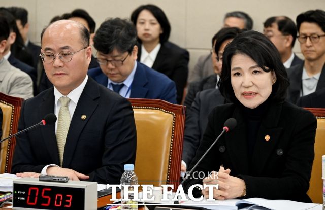 법원, 신동호 EBS 사장 임명 집행정지 인용…'2인 방통위' 또 제동 : ZUM 뉴스