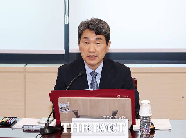 이주호 권한대행 "APEC 성공 개최로 국가신인도 높이는 계기 삼아야" [TF사진관] : zum 뉴스