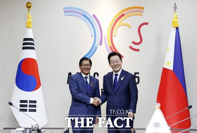 [2025 APEC] 李 대통령, 필리핀과 정상회담…방산·인프라·조선 협력 강화키로 : zum 뉴스