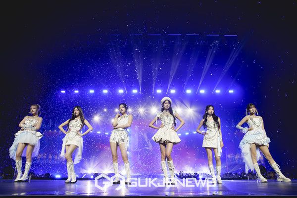 'MZ 워너비 아이콘' 아이브, 8월 KSPO돔 앙코르 콘서트 티켓 완판... 8월 10~11일 개최! : zum 뉴스