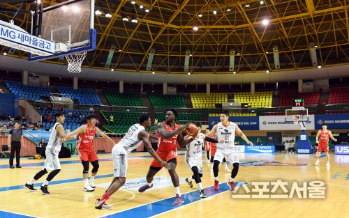 KBL 소프트캡·FA 보상제도 결정…코로나19 따른 단축시즌 기준 마련 : ZUM 뉴스