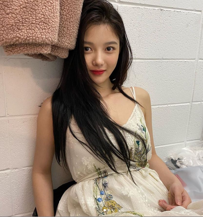 '잘자란 아역' 김유정, 욕실 화보로 성숙 매력 물씬[★SNS]﻿ : zum 뉴스