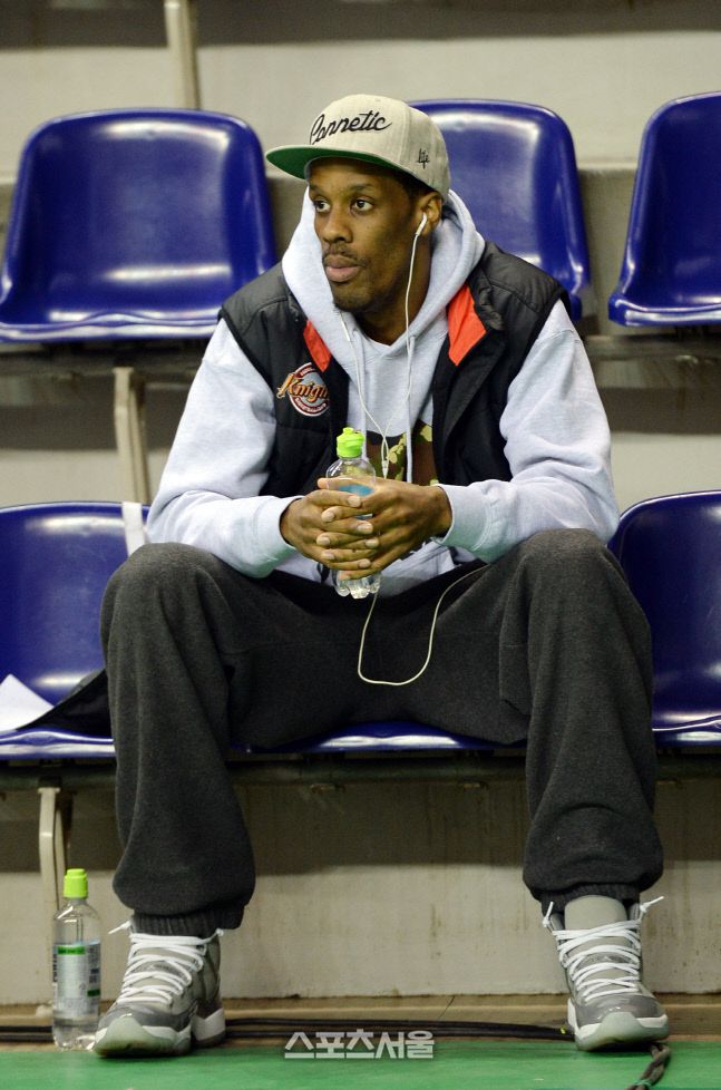 전창진 감독 적극요구, KCC '10년 우승恨' 풀기 위해 헤인즈 품에 안다 : zum 뉴스