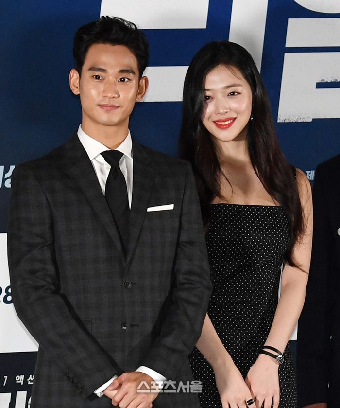 설리 오빠, 또 다시 김수현 저격? “엄마 통해 입 막으려는 하남자 XX” : ZUM 뉴스