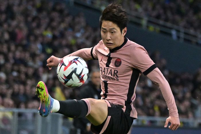 박지성·손흥민 이어 韓 세번째 UCL 결승 도전…이강인, 현실은 PSG 이별각? ‘SNS 프로필서 삭제’ : zum 뉴스