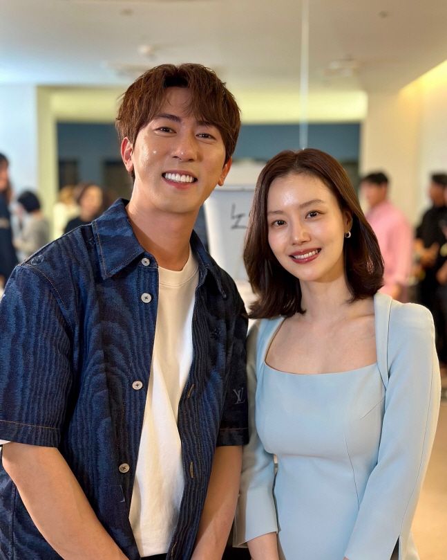 과감한 스킨십 나눈 김원훈-문채원, 다정한 투샷 [★SNS] : ZUM 뉴스