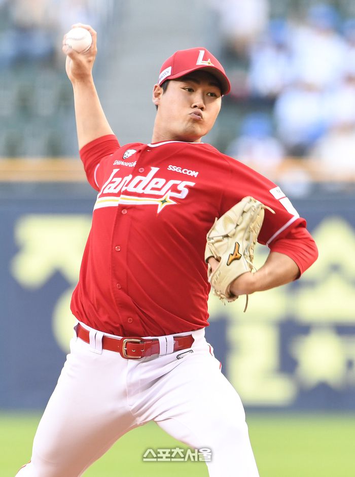 [포토]SSG 전영준, 두산전 선발 등판 : ZUM 뉴스