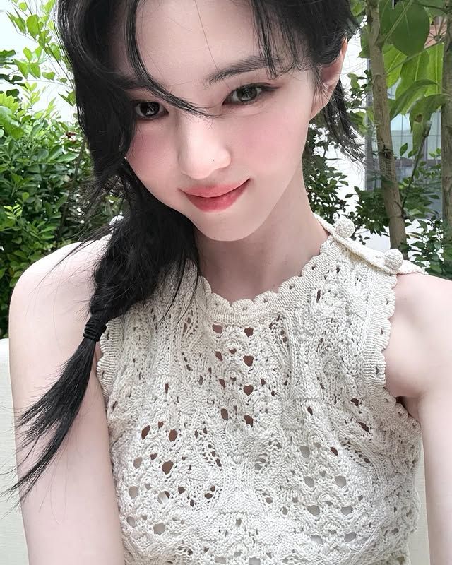 인형 아니야? 한소희, 이탈리아서 뽐낸 치명적 예쁨 [★SNS] : ZUM 뉴스