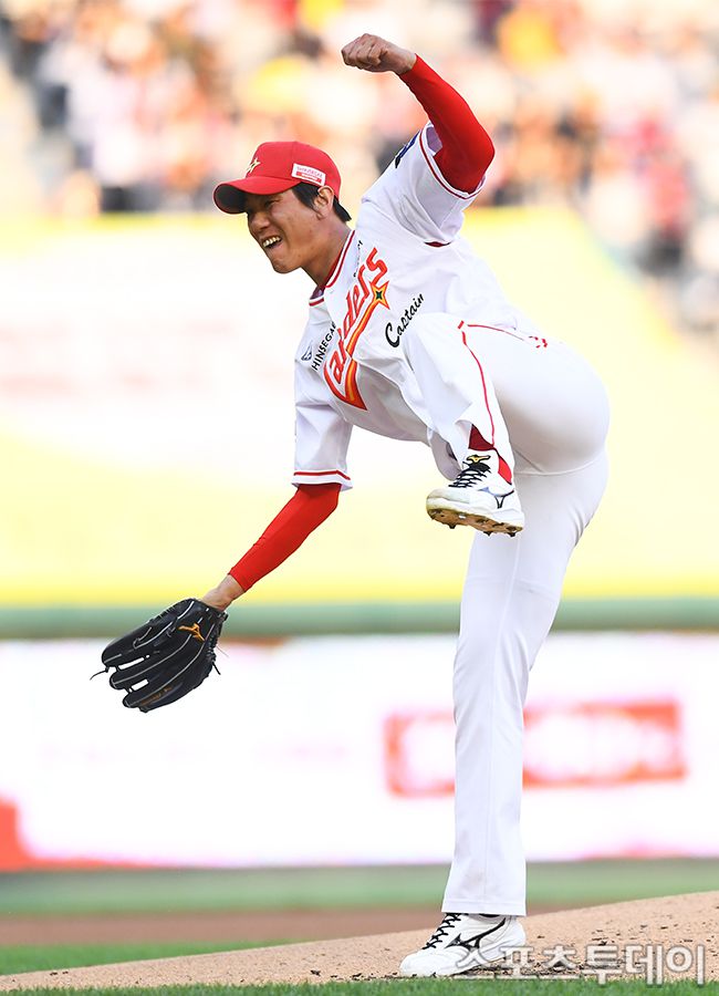 '김광현 7이닝 7K 1실점' SSG, 6회에 5점 내며 KIA에 DH 2차전까지 승리 : zum 뉴스