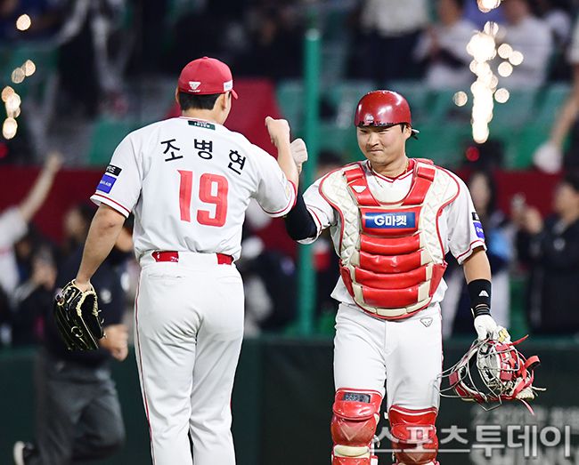 [ST포토] SSG, 6-3 짜릿한 역전승 : ZUM 뉴스