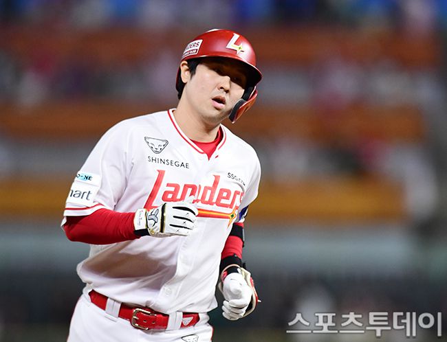 '최정 사상 첫 500홈런' SSG, NC에 6-3 역전승…삼성·KIA도 승리 : ZUM 뉴스