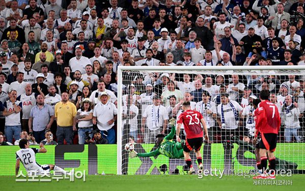 '존슨 선제골' 토트넘, UEL 결승전 맨유에 1-0으로 앞선 채 전반 종료 : ZUM 뉴스