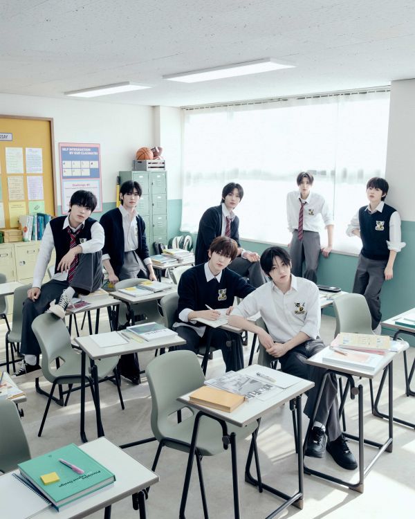 'JYP 신예' 킥플립, 미니 2집 초동 34만 장 돌파 커리어하이…탄탄한 성장세 : ZUM 뉴스