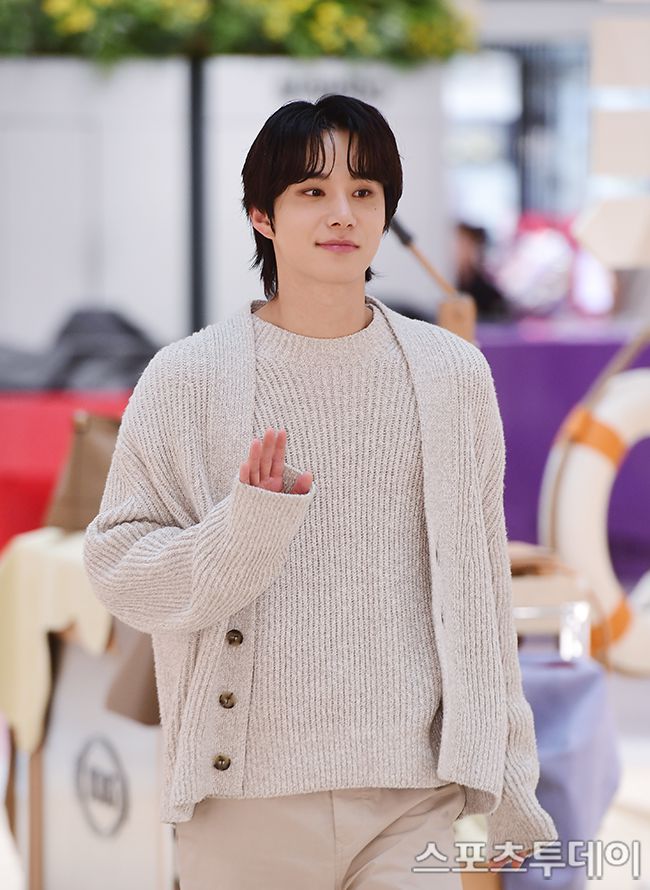 [ST포토] NCT 정우, 반가워요 : ZUM 뉴스