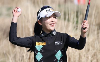 작년 KLPGA 신인왕 이예원 ‘32전33기’ 첫 승…제주 바람 넘어 무관 설움 훌훌