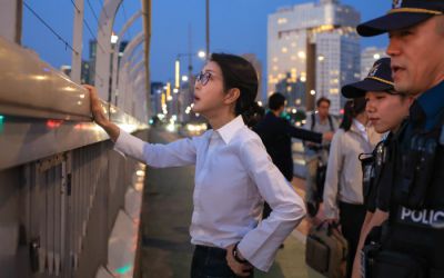 챗GPT가 답했다 “김건희와 닮은 꼴은, 권력을 사랑한…” : ZUM 뉴스