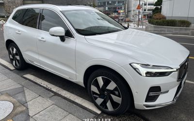 영락없는 ‘모범생’을 만났다…볼보 ‘XC60 2025년형’ 시승기 : ZUM 뉴스
