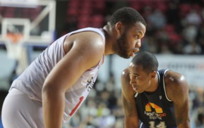 외국인 장군멍군… KGC 19초 남기고 ‘쐐기슛’ : ZUM 뉴스