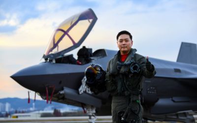 톰 크루즈 뺨치는 이 남자 ‘탑건’ 됐다…F-35A 사상 최초 : ZUM 뉴스