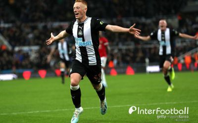 [EPL STAR] '데뷔전 데뷔골' 매튜 롱스태프, 중거리 한 방으로 맨유 침몰 : ZUM 뉴스