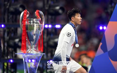 콘테 감독 목표 "토트넘, UCL 우승 가능" : ZUM 뉴스